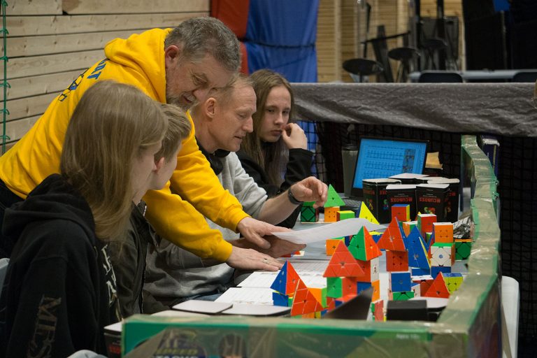 Cuboss.se - Rubiks kub | Speedcubes | Kubexperten i Sverige